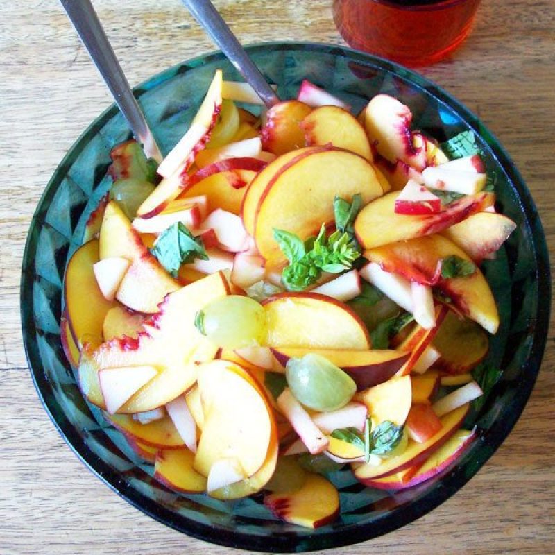 Fresh Fruit Recipe: Apples, Grapes & Peaches Salad — Eatwell101