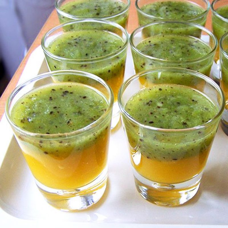 Kiwi Mango Layered Smoothies Recipe — Eatwell101