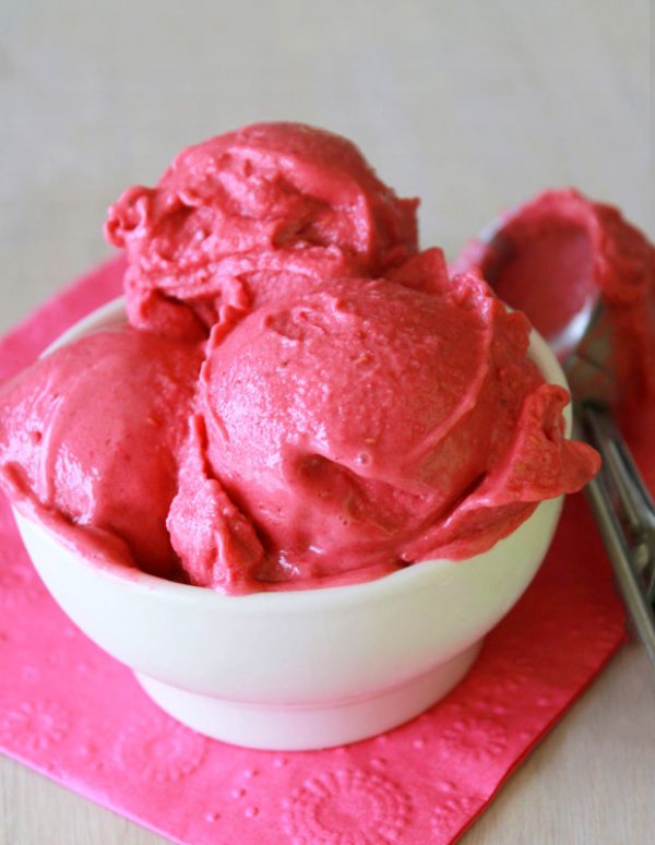 Raspberry Frozen Yogurt Recipe — Eatwell101