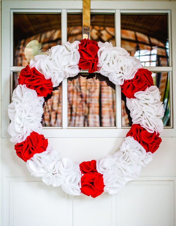 DIY Christmas Ruffle Wreath — Eatwell101