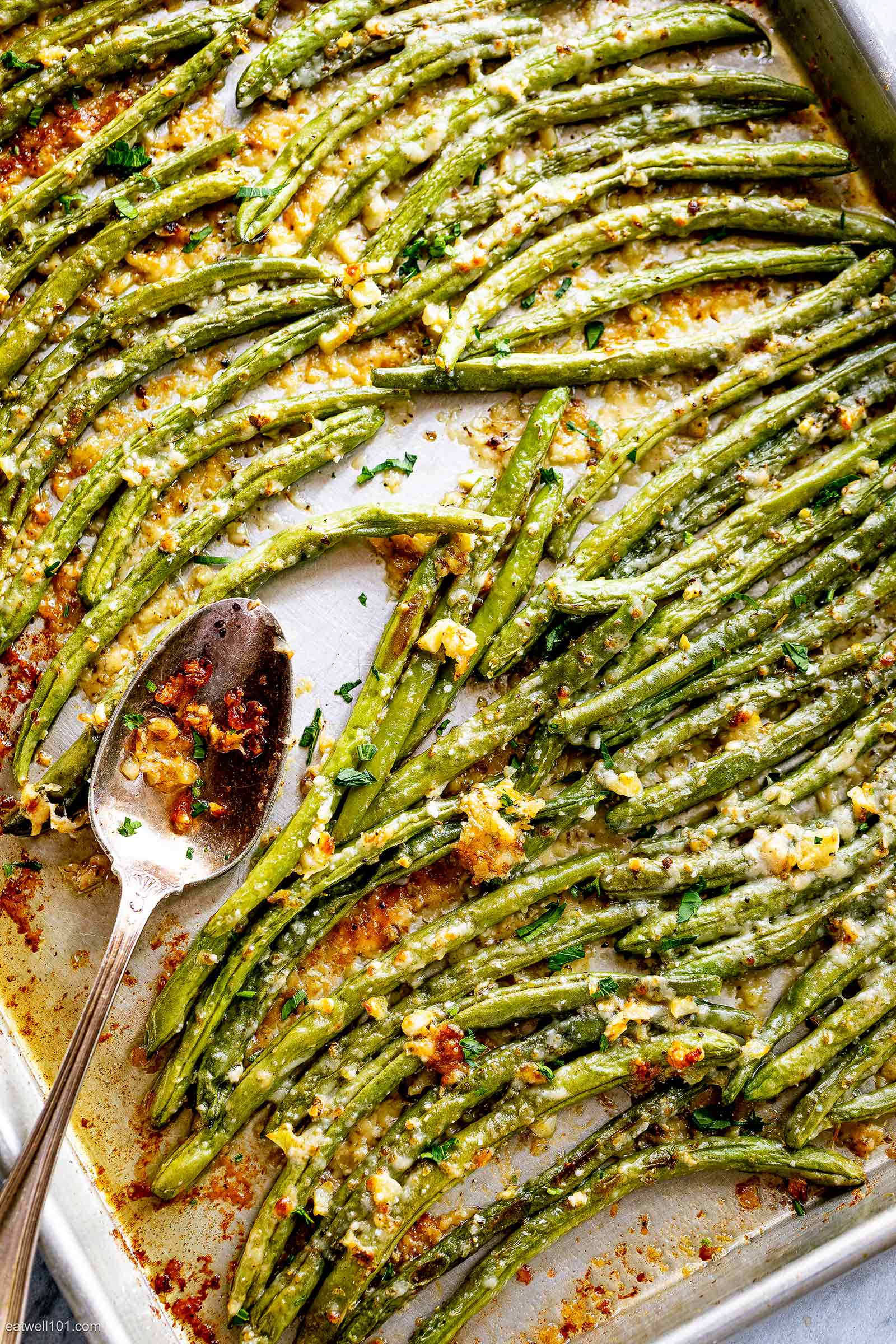 Roasted Green Beans Garlic Parmesan — Eatwell101 Roasted Green Beans Garlic Parmesan — Eatwell101